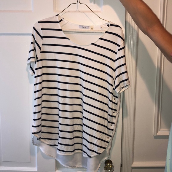 Dex | Tops | Dex White And Black Striped Shirt With Slik Back | Poshmark